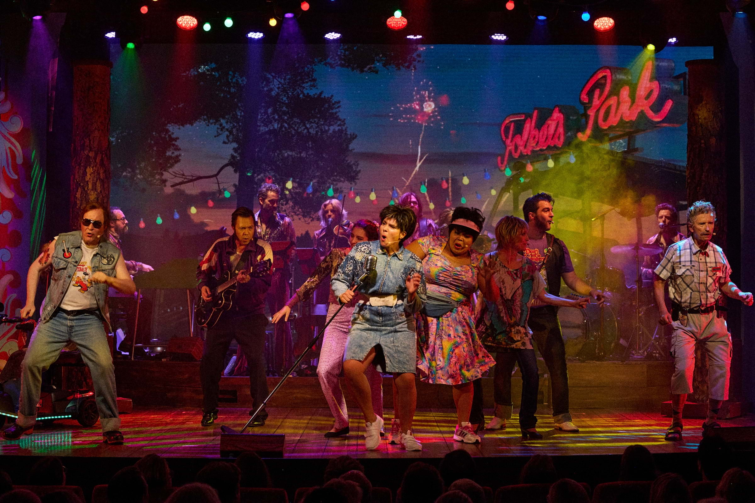 Hyllade Svenska revyn kommer till Göteborg – Thatsup