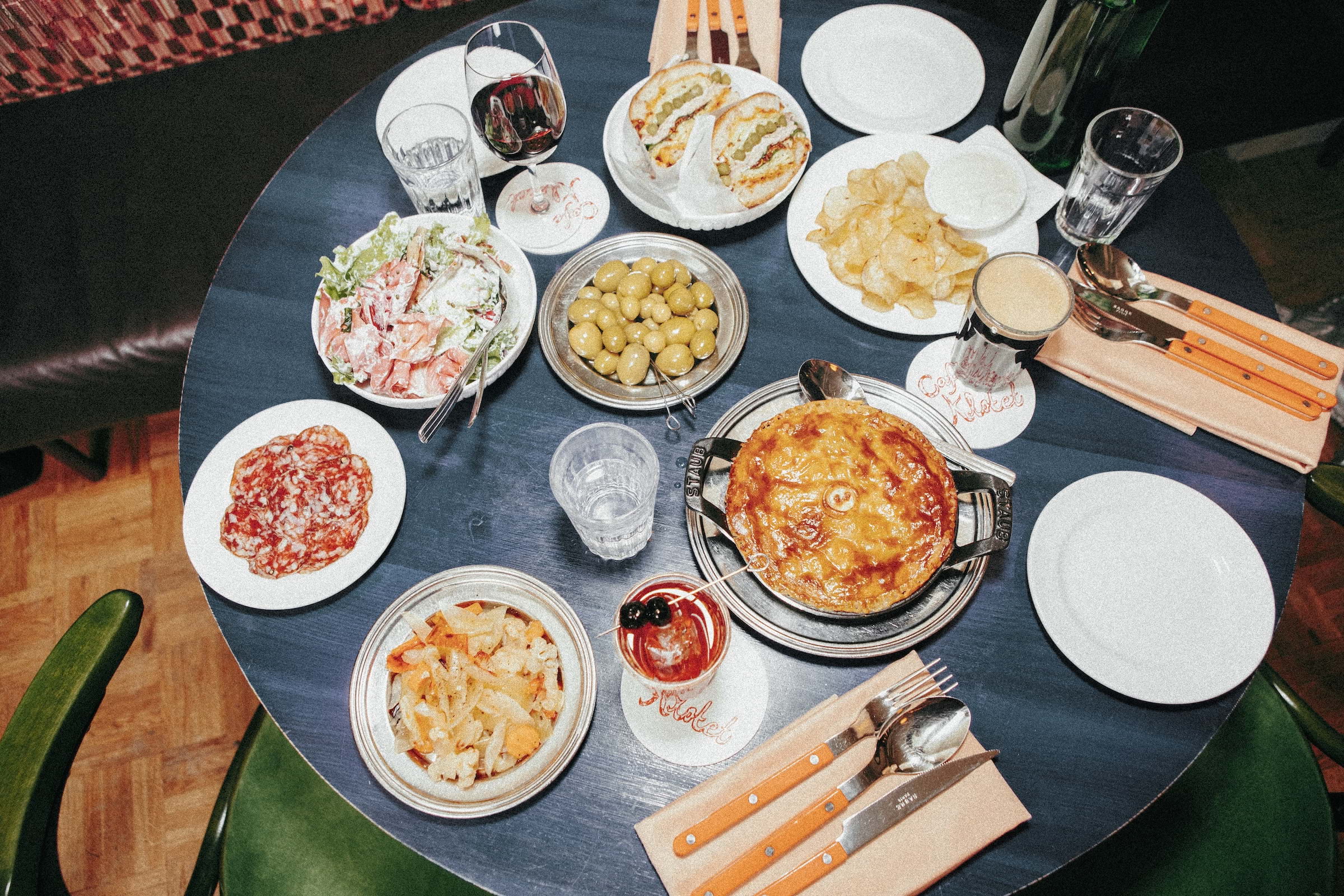 Café Klotet firar ett år: "Blir ett kalas man inte vill ska ta slut"