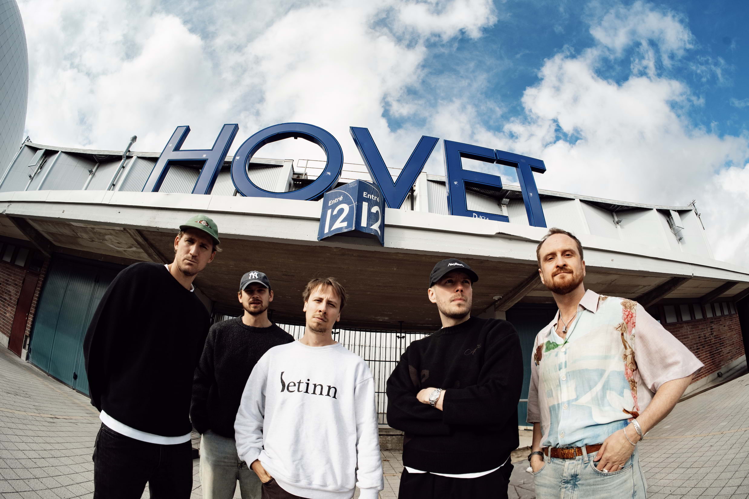 Tjuvjakt spelar på Hovet – Thatsup