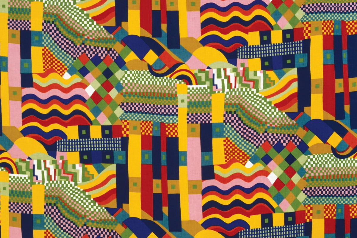 This free workshop turns recycled cups into glowing art