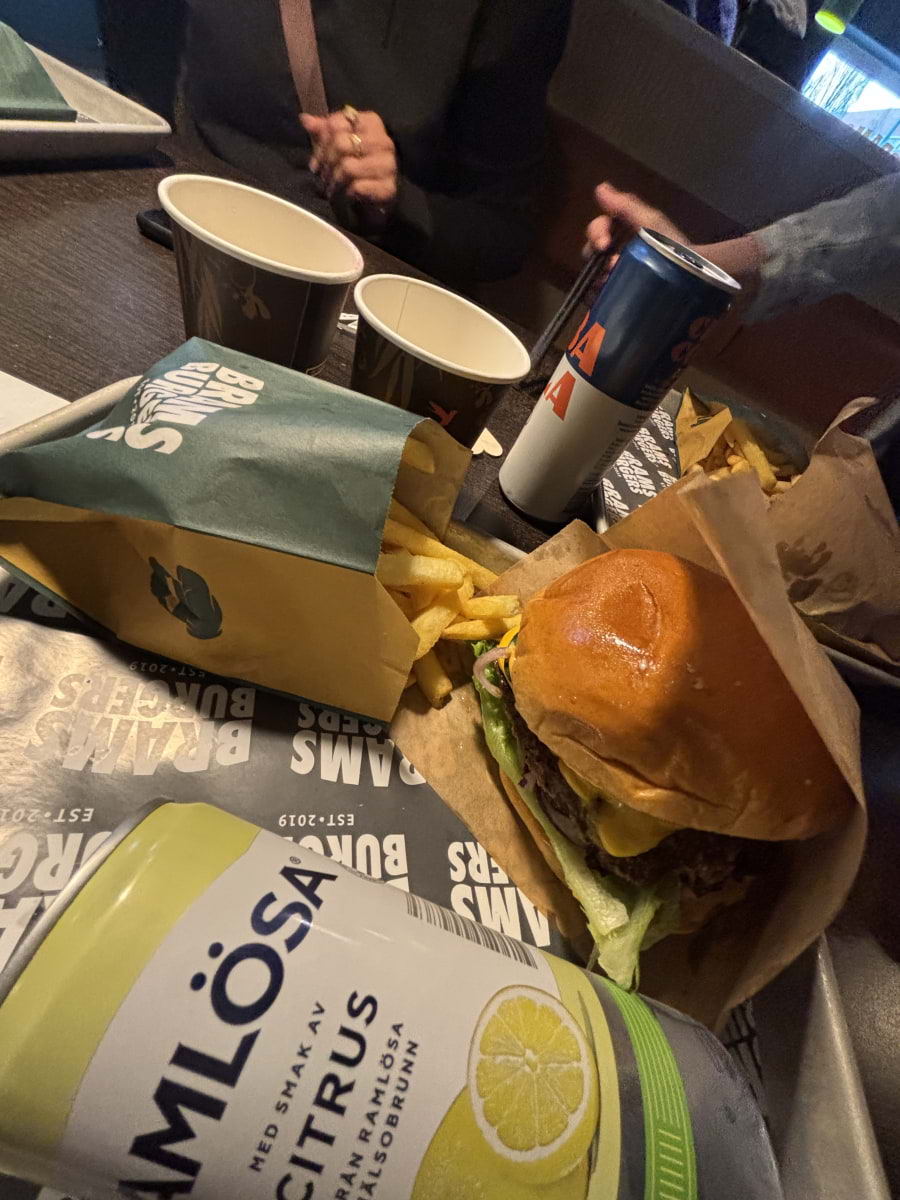 Bram's Burgers Huddinge – Hamburgerrestaurang – Huddinge, Stockholm