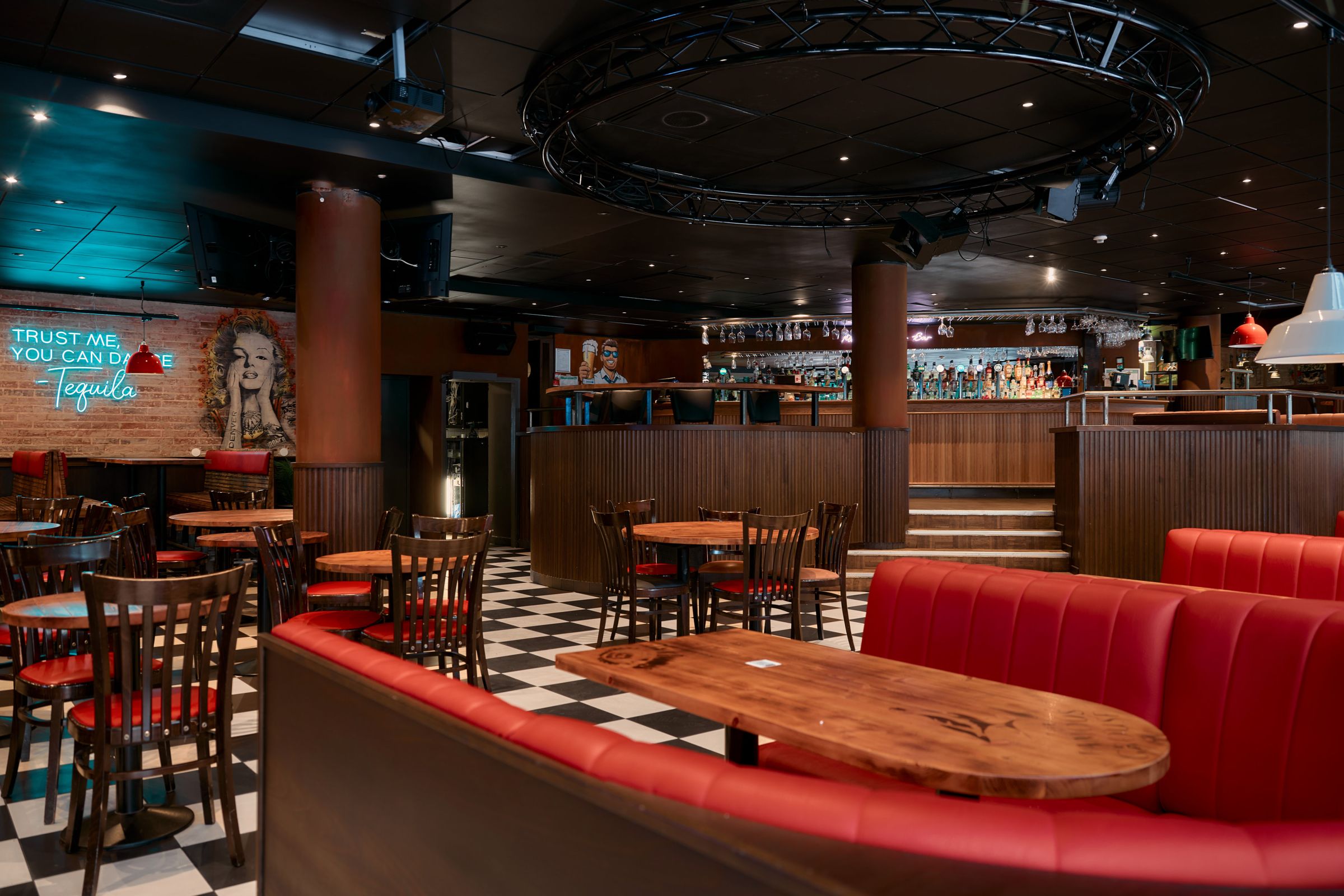 Här kan du sjunga karaoke i Stockholm - Bästa karaokebarerna