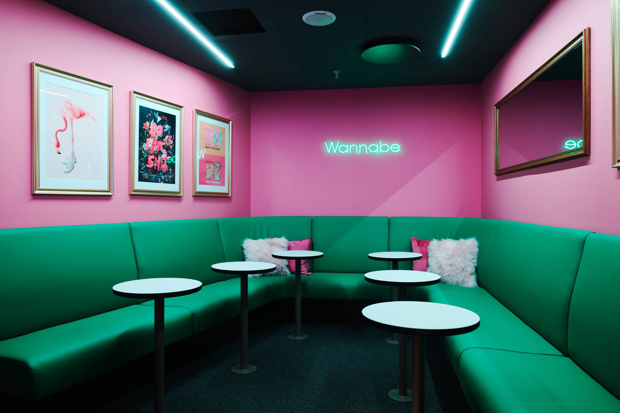 Här kan du sjunga karaoke i Stockholm - Bästa karaokebarerna